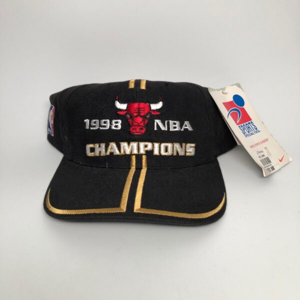 1998 Chicago Bulls NBA Champions Locker Room Strapback Hat – Rare VNTG